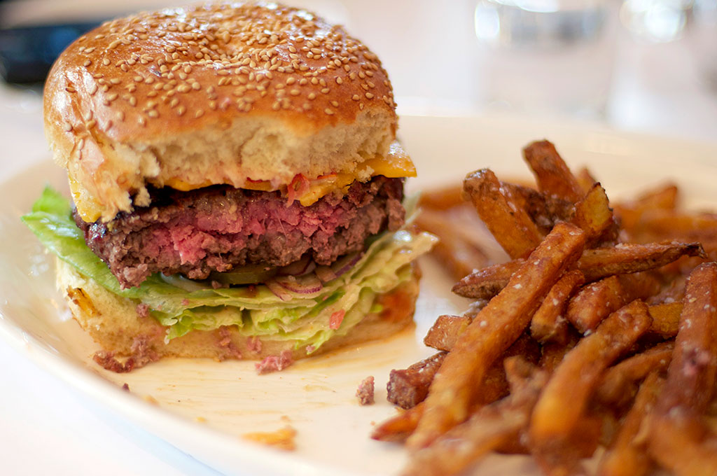 Suveræn Sokkeburger - Pigen & Pomfritten